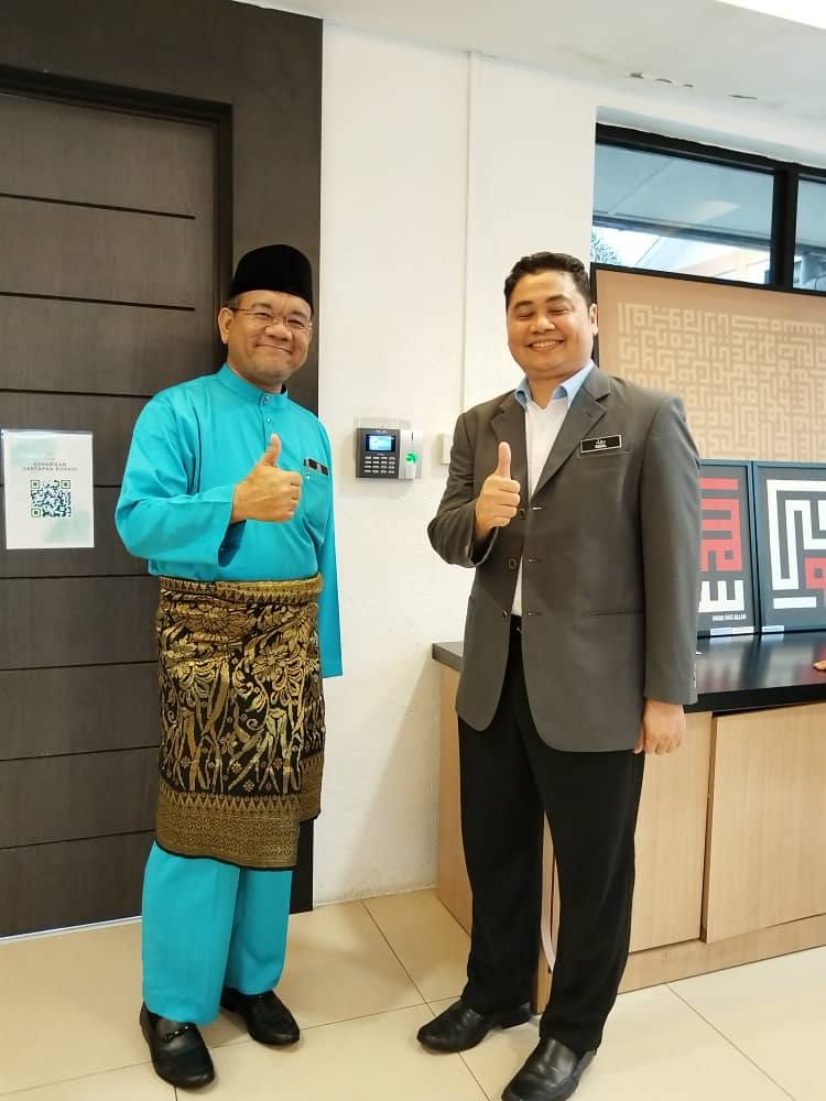 Clock Out Terakhir YH Dato' Zaliza bin Zulkipli dan YBhg Tuan Rizal bin Mustafa di Jabatan Agama ...